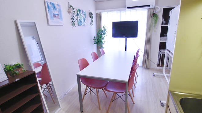 【表参道駅徒歩8分 | 骨董通り沿い🌿】打合せ/女子会🍸/ボドゲも✨高速Wifi🛜&備品All無料🆓ビズガーデン南青山の写真1