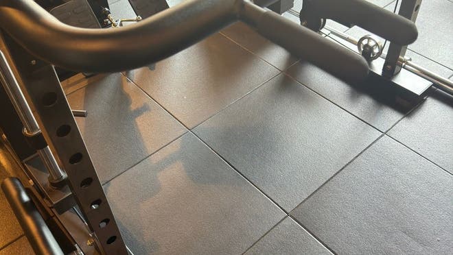 なんば駅 徒歩5分 最新設備・シャワー完備の完全個室レンタルジムの写真6