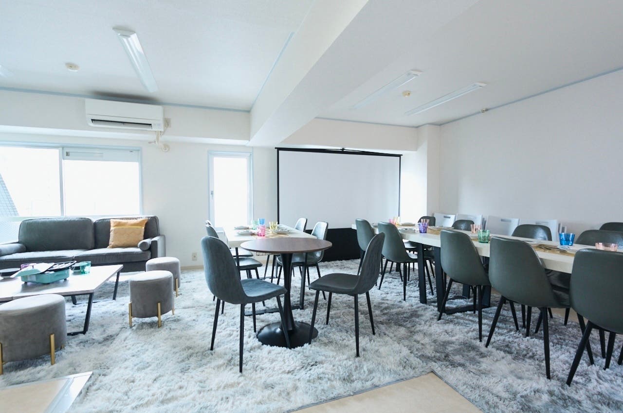 【駅徒歩6分　ゴミ捨て無料】✨30名着席🛋️120㌅スクリーン🏔️Wi-Fi🛜パーティ🎊女子会👗ママ会👶会議💻打ち上げ🍺の写真5