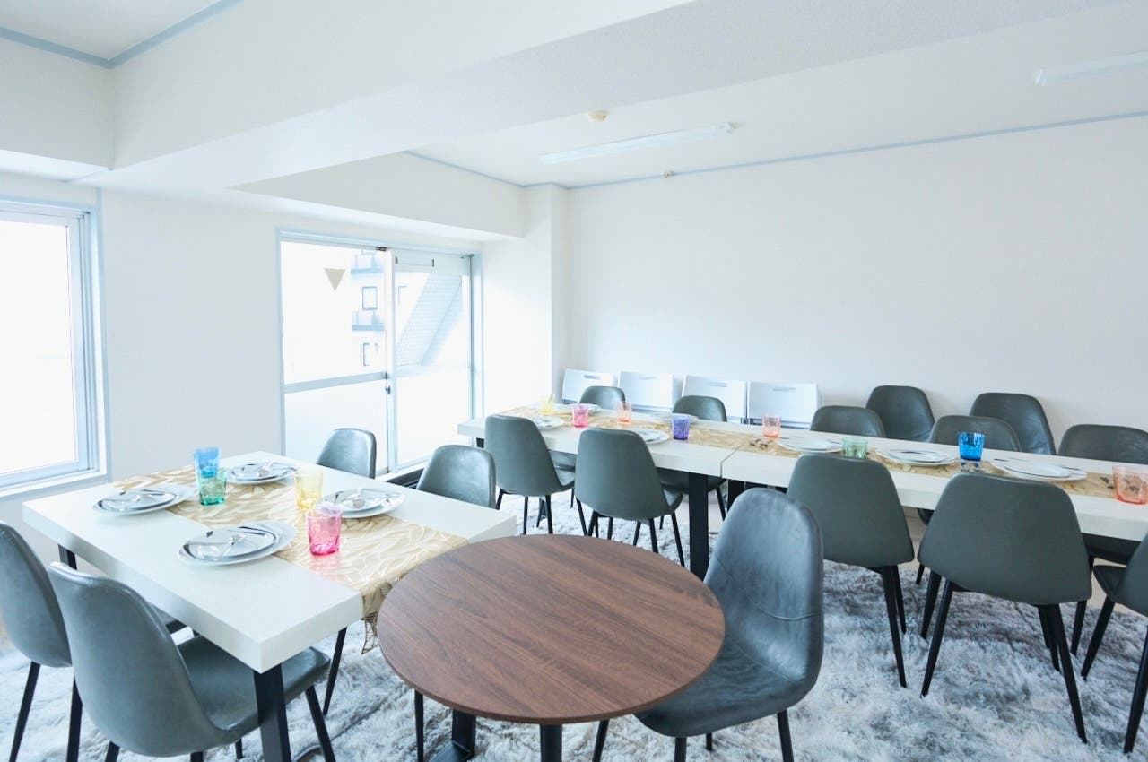 【駅徒歩6分　ゴミ捨て無料】✨30名着席🛋️120㌅スクリーン🏔️Wi-Fi🛜パーティ🎊女子会👗ママ会👶会議💻打ち上げ🍺の写真6