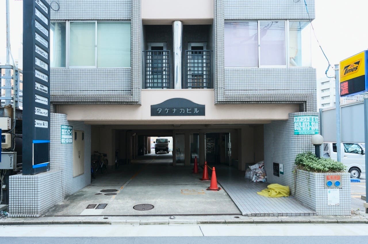 【駅徒歩6分　ゴミ捨て無料】✨30名着席🛋️120㌅スクリーン🏔️Wi-Fi🛜パーティ🎊女子会👗ママ会👶会議💻打ち上げ🍺の写真30