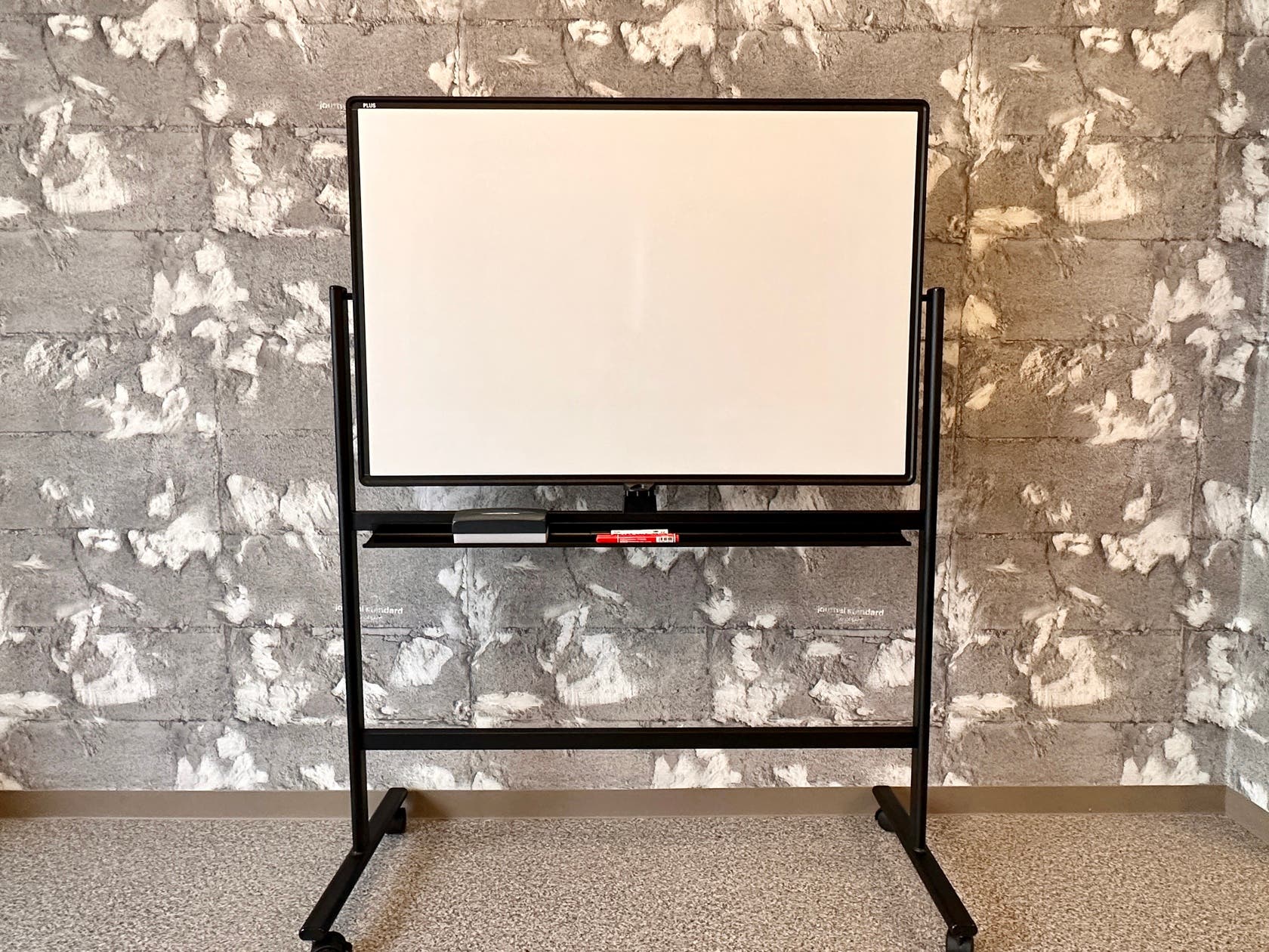 キャスタ付きホワイトボード＜90センチ×60センチ＞の画像1