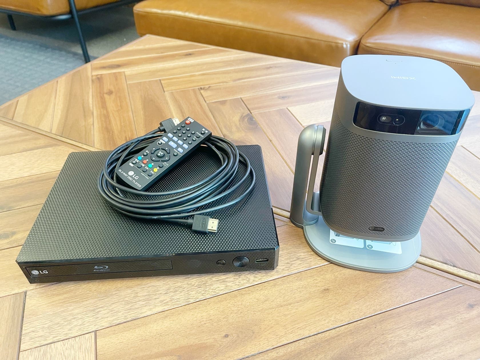 スピーカー付プロジェクター！XGIMI MoGo 2 Pro📹 Android TV 11搭載の画像1