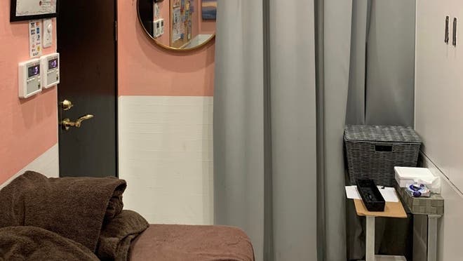 【EARTH 鹿児島天文館店】エステ専用席★大型サロンに併設されたレンタルサロン✂︎フリーランス/個人練習/美容業に最適♪の写真1