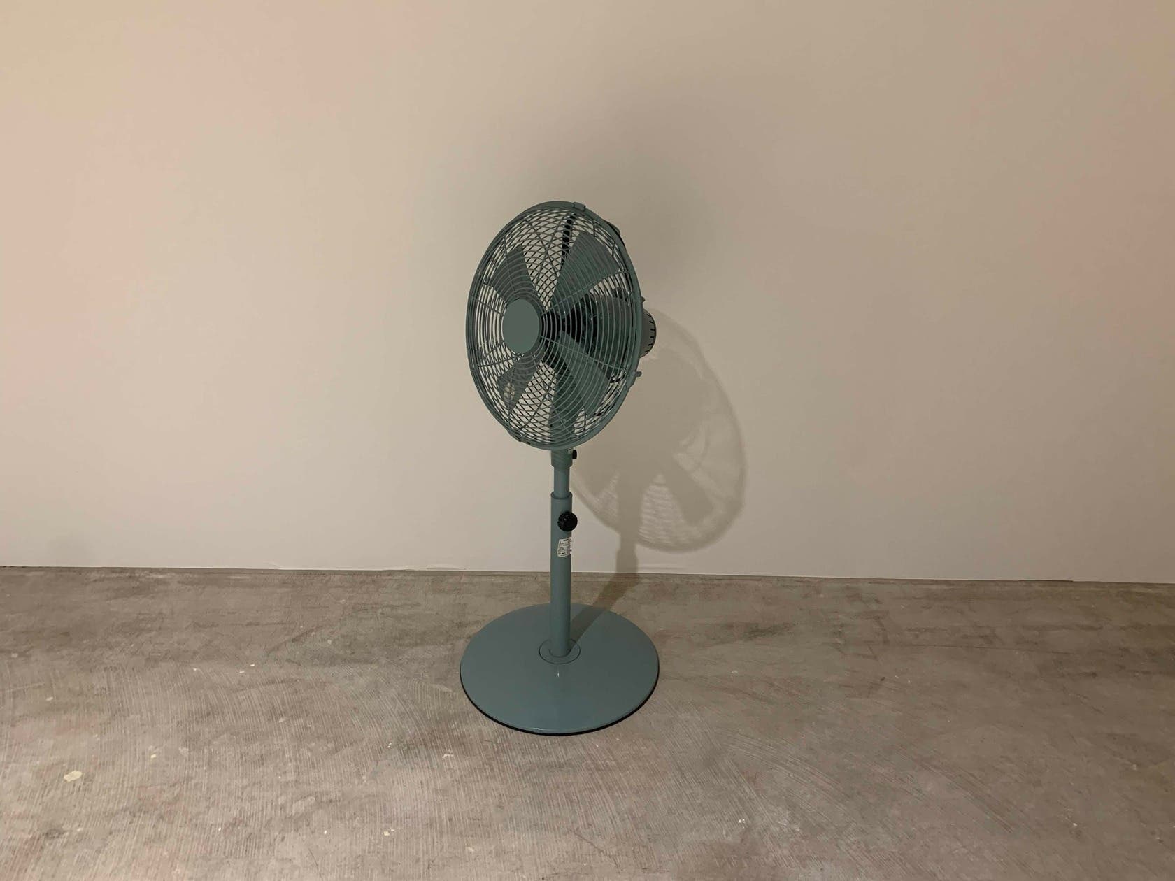 レトロ扇風機（小道具）の画像1