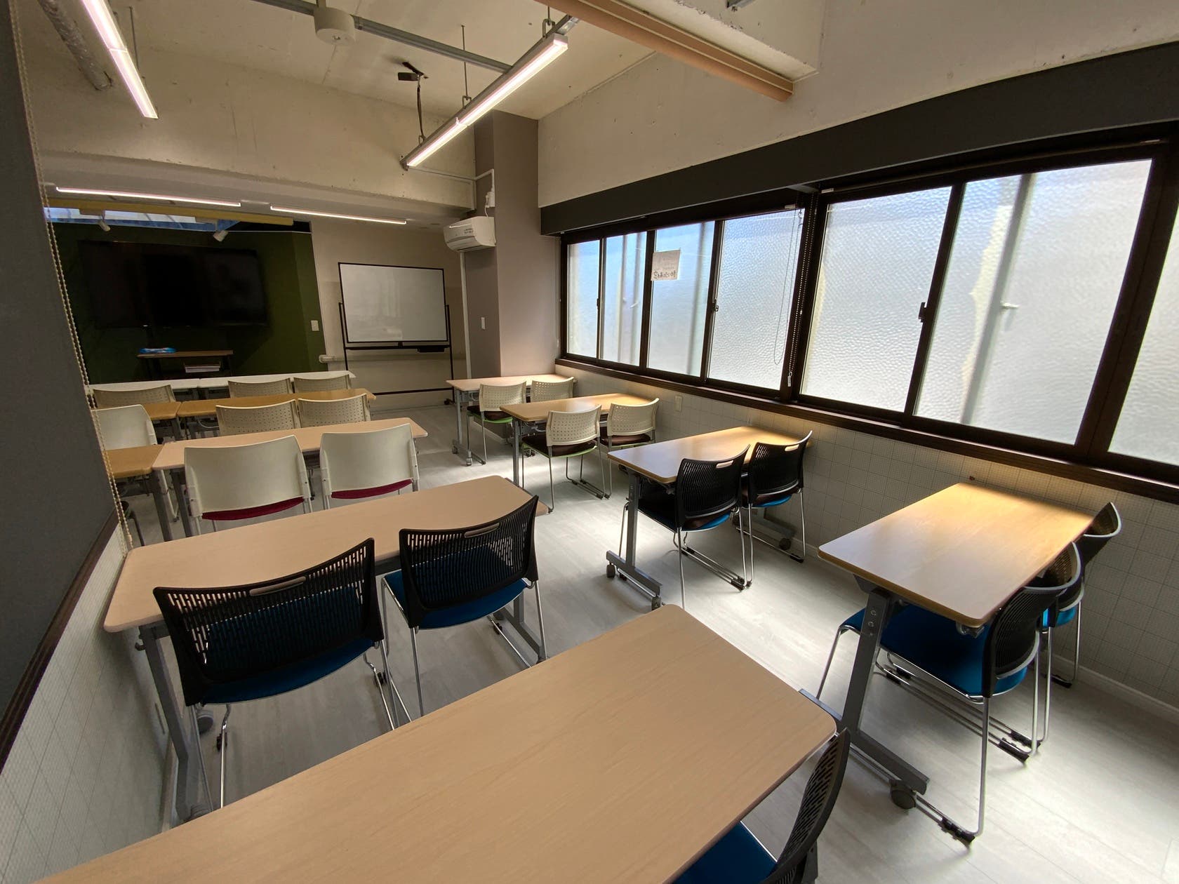 清潔第一【最大30名】０１ルーム　仙台駅歩いて8分！会議、ミーティング、ワークショップなど最適22名♪勉強女子会の写真19