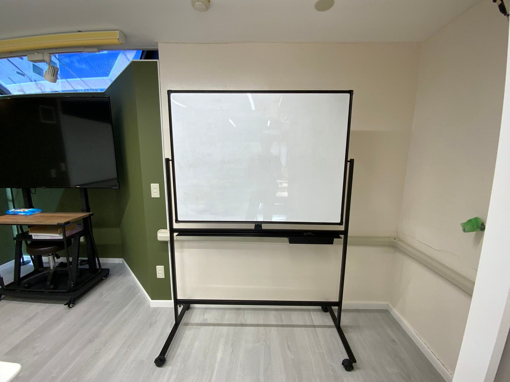 清潔第一【最大30名】０１ルーム　仙台駅歩いて8分！会議、ミーティング、ワークショップなど最適22名♪勉強女子会の写真21