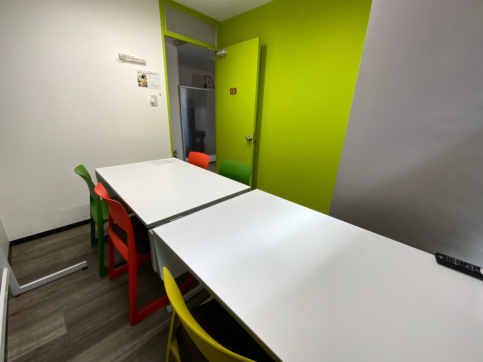 トップホスト【毎日消毒安心の個室】０３黄緑部屋仙台駅徒歩5分　会議、ミーティング、リモートワークの用途に！4人利用可能♪の写真12