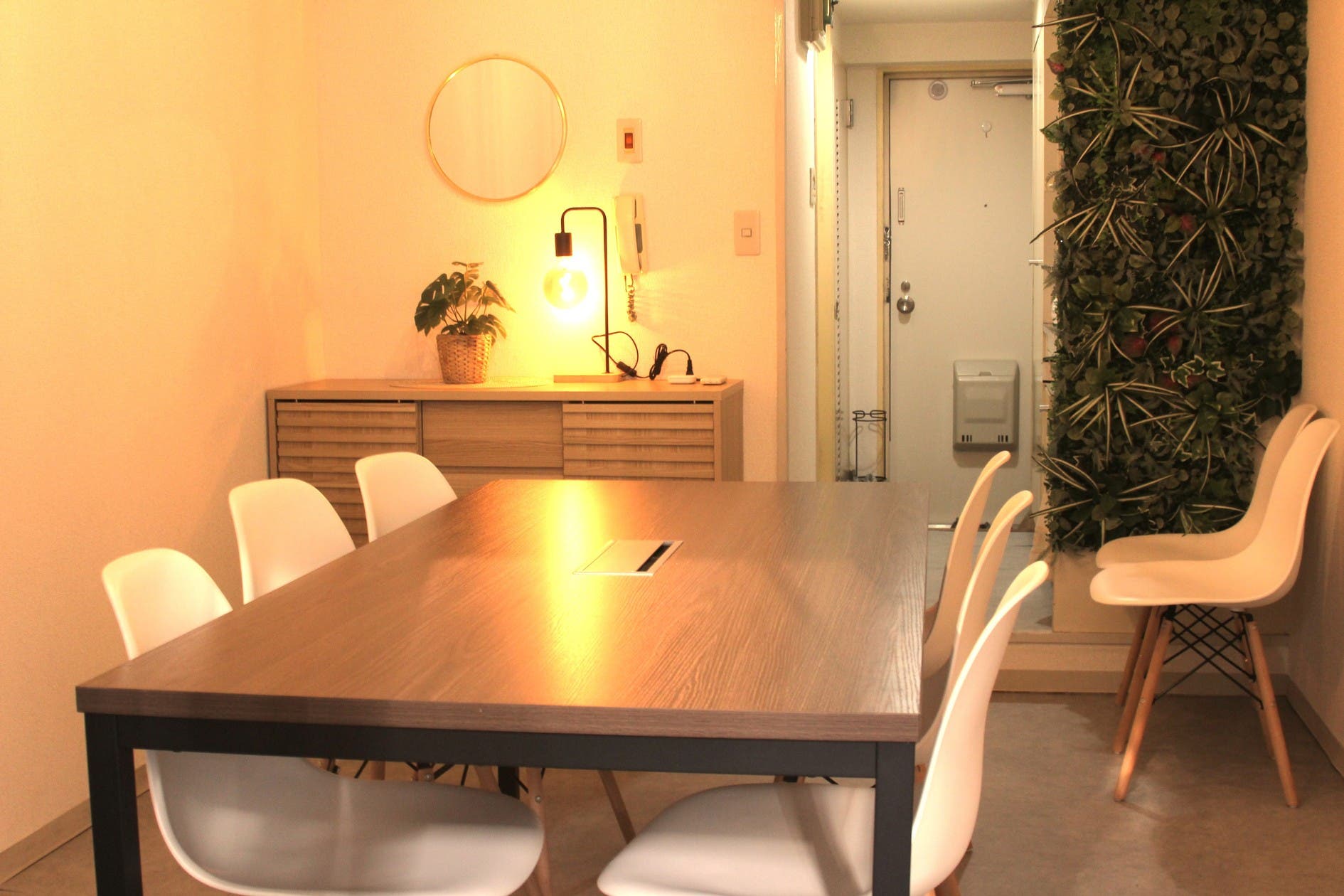 池袋駅から徒歩5分！会議📚リモートワーク💻女子会💖推し活会🌸誕生日会🎂映画鑑賞🎬の写真1