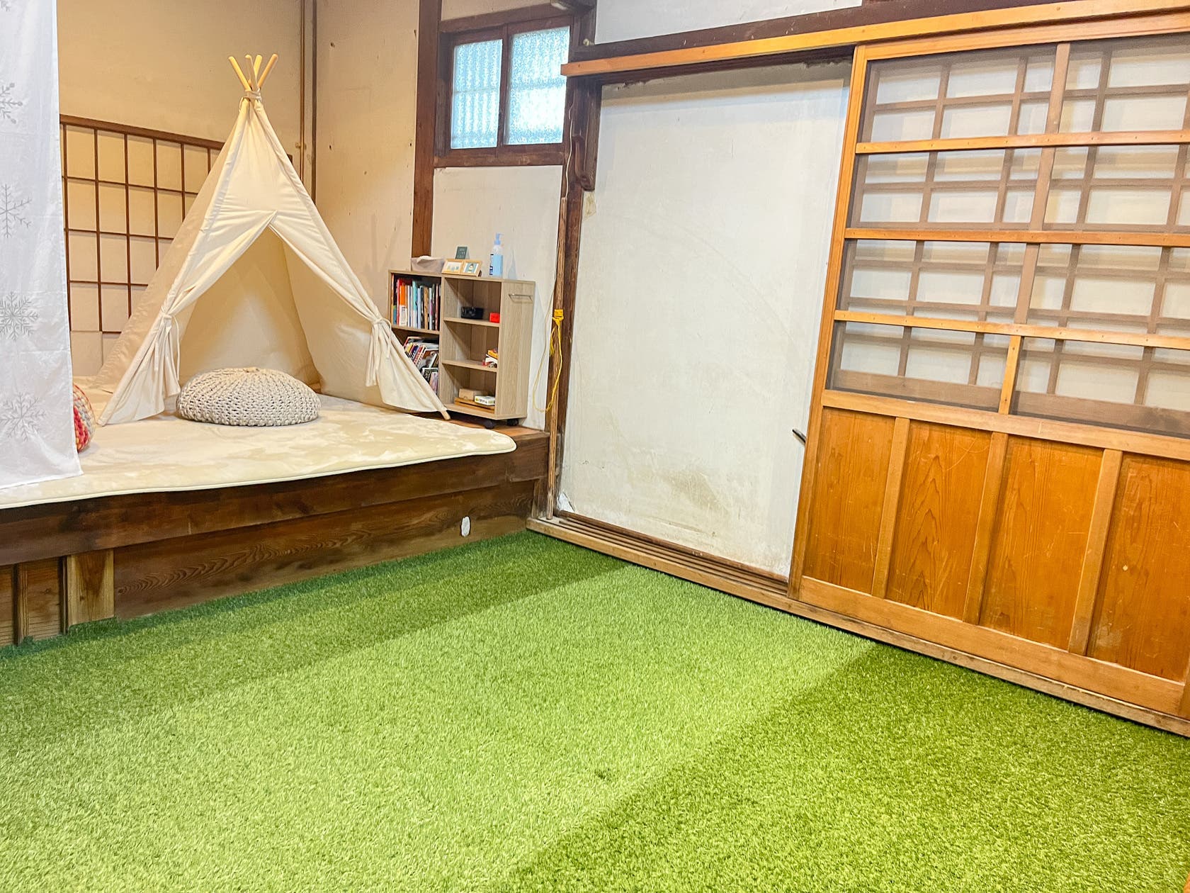 のんびりゴロゴロ💖泉佐野駅8分🚶最大７名🙆‍♀️駐車場あり🚗フリードリンク🥛休憩・推し活に最適な芝生チルスペースの写真6