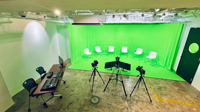 駅徒歩1分!グリーンバック/高速ネット回線完備!配信や番組収録、インタビュー動画や対談撮影など様々な用途でご利用いただけます!の写真3