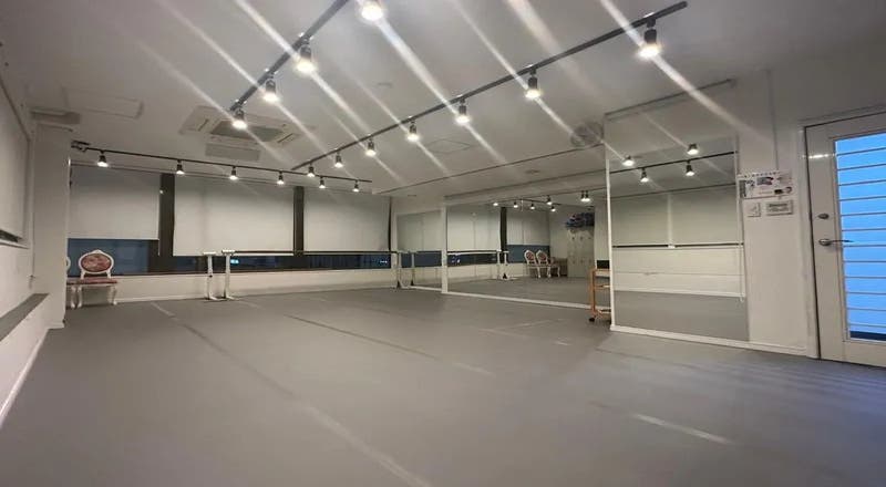 池袋駅から徒歩5分，24時間できるダンススタジオ！！