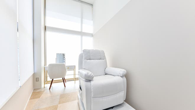 【EARTH 明石店】まつエク専用席★大型サロンに併設されたレンタルサロン✂︎フリーランス/個人練習/美容業に最適♪の写真1