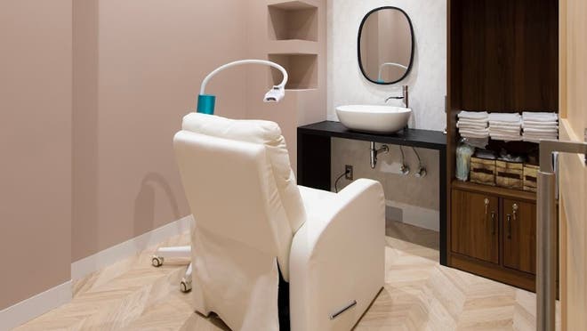 【EARTH 四街道もねの里モール店】まつエク専用席★大型サロン併設のレンタルサロン✂︎フリーランス/個人練習/美容業に最適♪の写真1