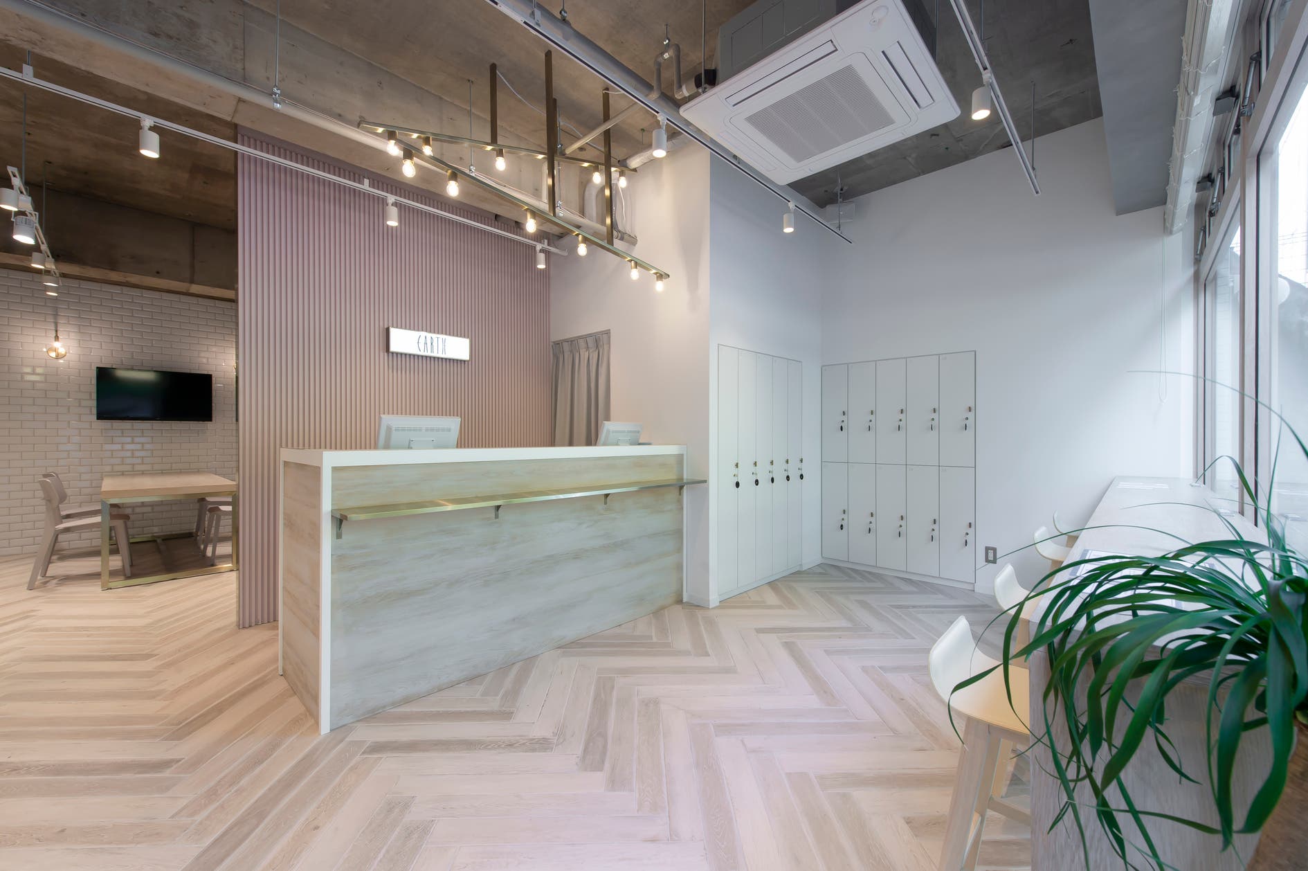 【EARTH 東戸塚店】まつエク専用席★大型サロンに併設されたレンタルサロン✂︎フリーランス/個人練習/美容業に最適♪の写真2