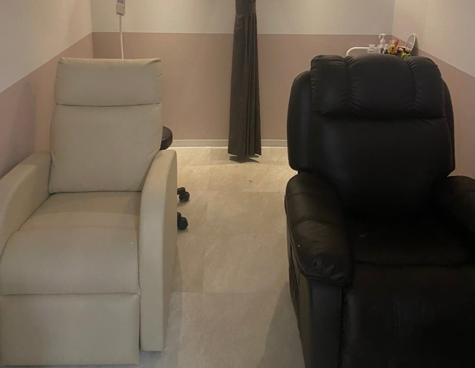 【EARTH ユーカリが丘店】まつエク専用席★大型サロンに併設されたレンタルサロン✂︎フリーランス/個人練習/美容業に最適♪の写真1