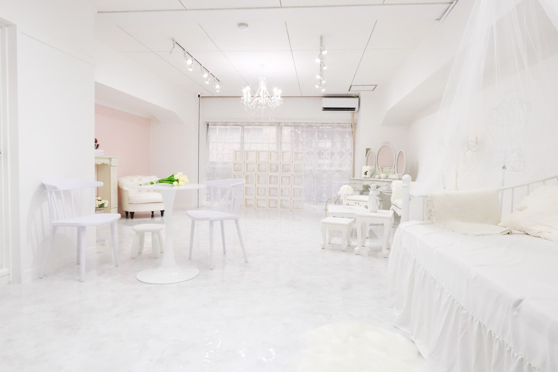 🥳新大阪駅3分《COCOSTUDIO新大阪》ドレス無料👗3面背景フォトスタジオ/駅近/24H ⏰/撮影/推し活/生誕祭/コスプレの写真13