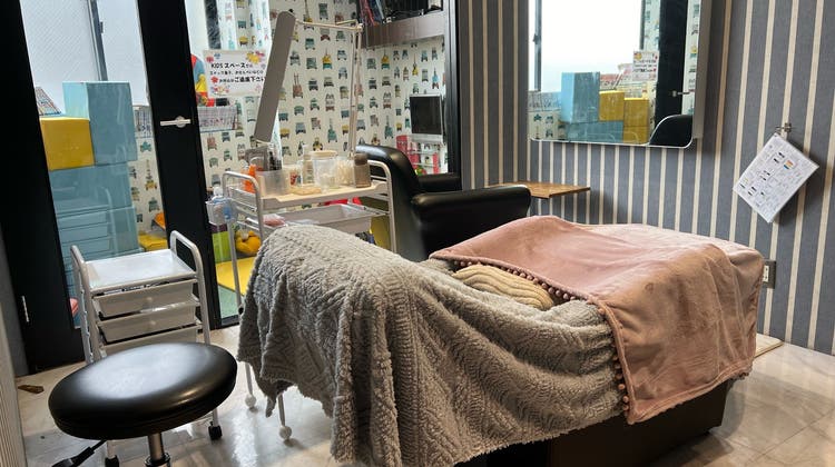 【EARTH 花小金井店】まつエク専用席★大型サロンに併設されたレンタルサロン✂︎フリーランス/個人練習/美容業に最適♪の写真1