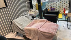 【EARTH 花小金井店】まつエク専用席★大型サロンに併設されたレンタルサロン✂︎フリーランス/個人練習/美容業に最適♪の写真2
