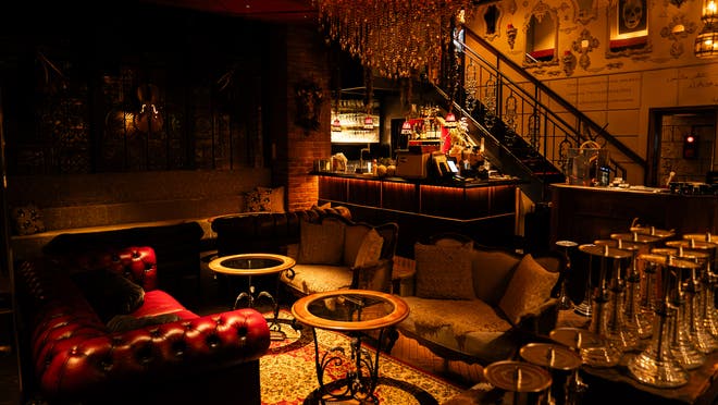 麻布十番の老舗シーシャラウンジの写真1