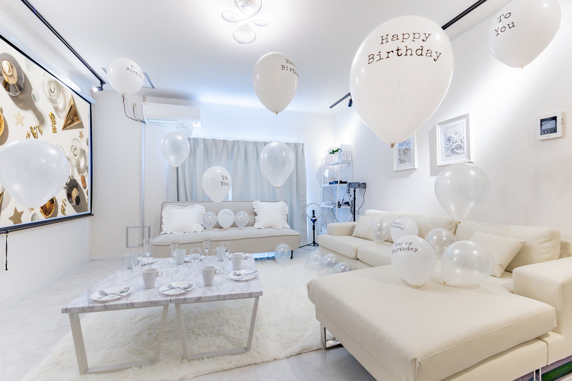 真っ白インテリア🤍クリスマス小物多数🎄✨120㌅大型スクリーン📽️3色変化LED照明✨ゴミ捨て無料！の写真3