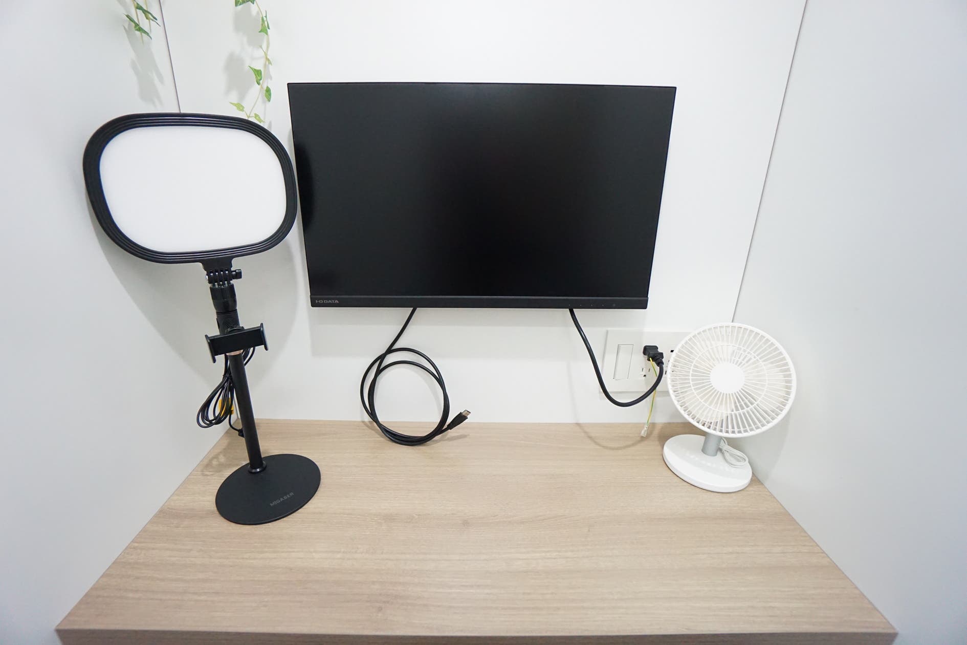 ＜ワークブース本町駅前No.6＞本町駅24番出口目の前✨完全個室🚪Wi-Fi📶モニター🖥電源🔌テレワーク/面接/自習/作業の写真3