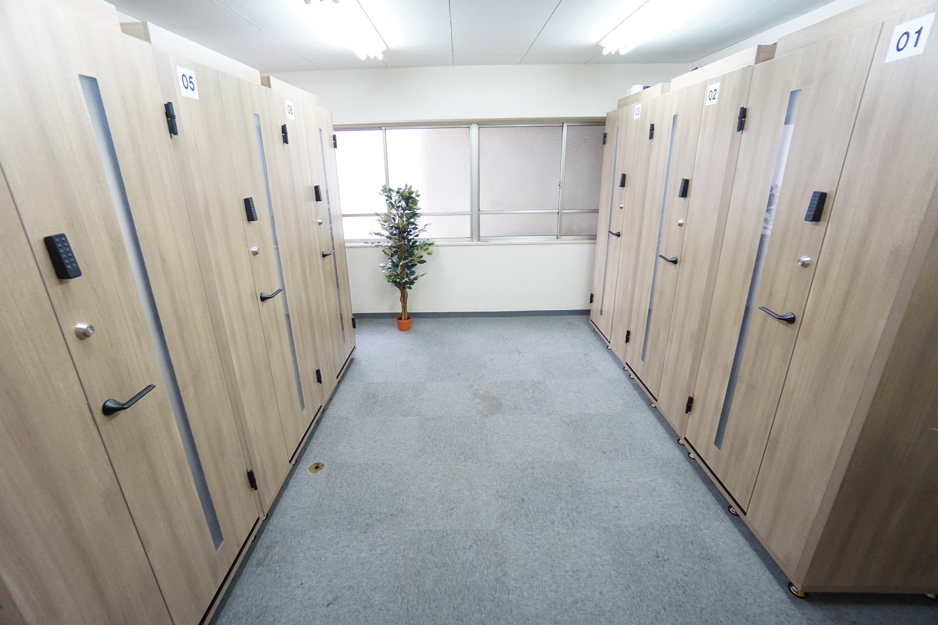 ＜ワークブース本町駅前No.3＞本町駅24番出口目の前✨完全個室🚪Wi-Fi📶モニター🖥電源🔌テレワーク/面接/自習/作業の写真6