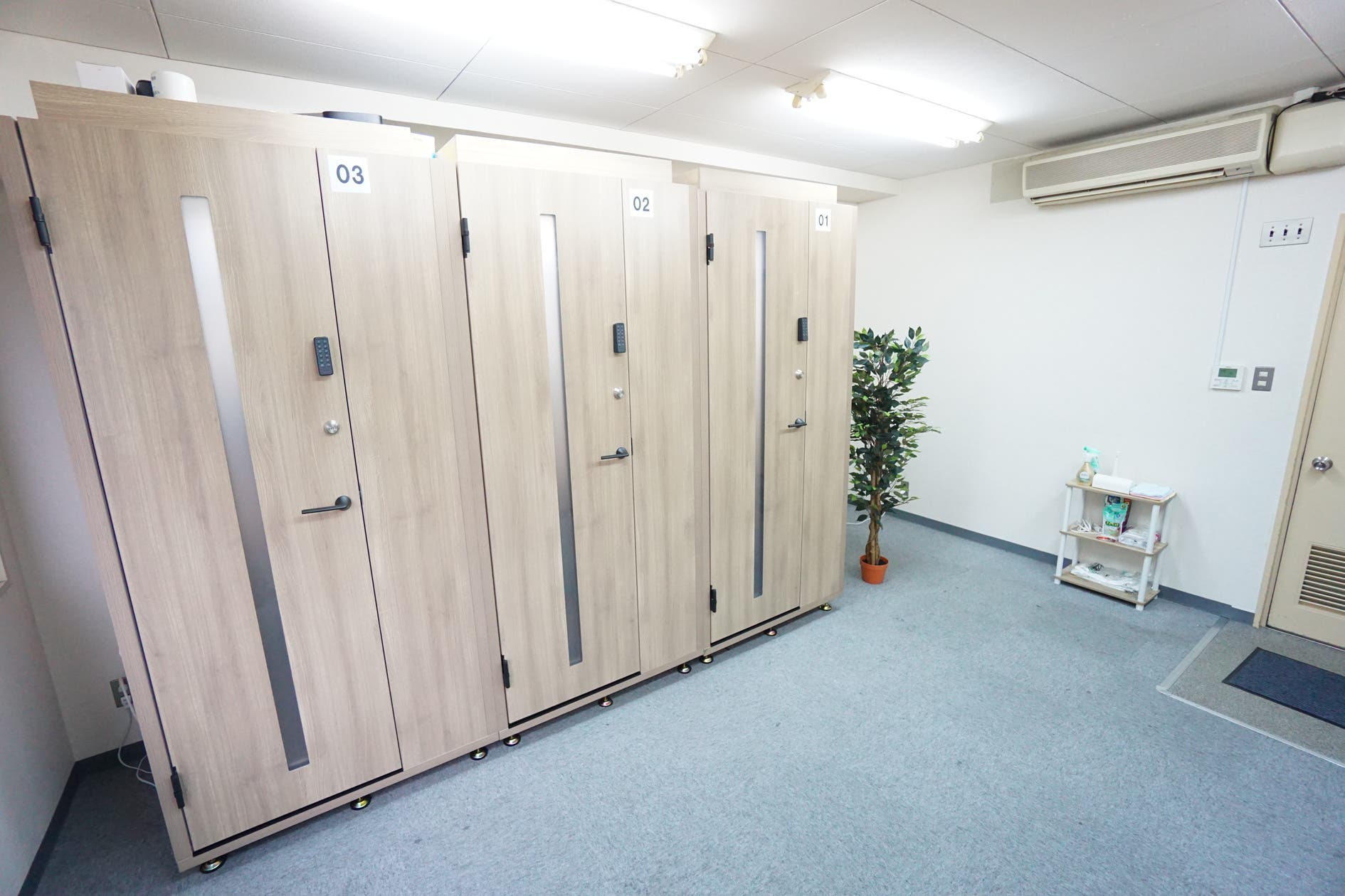 ＜ワークブース本町駅前No.3＞本町駅24番出口目の前✨完全個室🚪Wi-Fi📶モニター🖥電源🔌テレワーク/面接/自習/作業の写真7