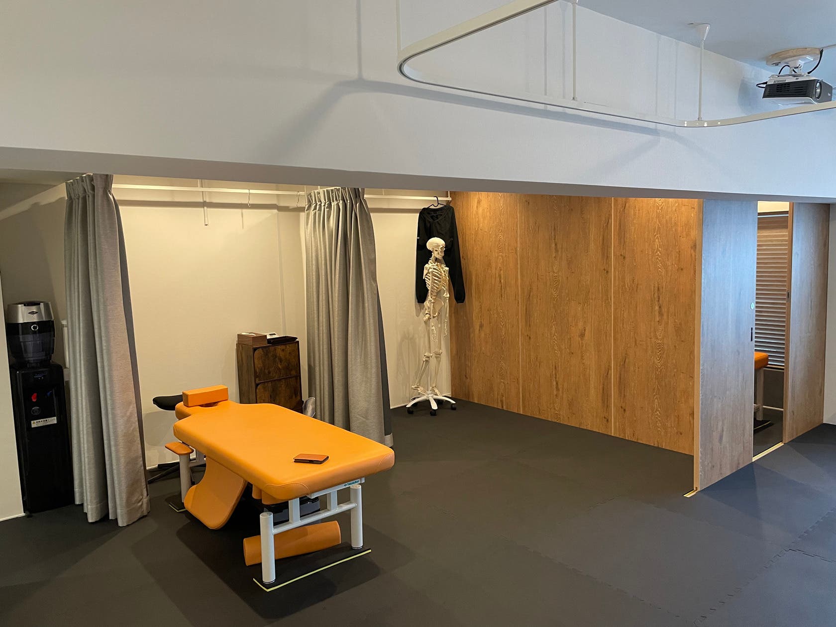 渋谷駅から徒歩4分【整体/マッサージ施術用ブース】※１ブースのみの写真18