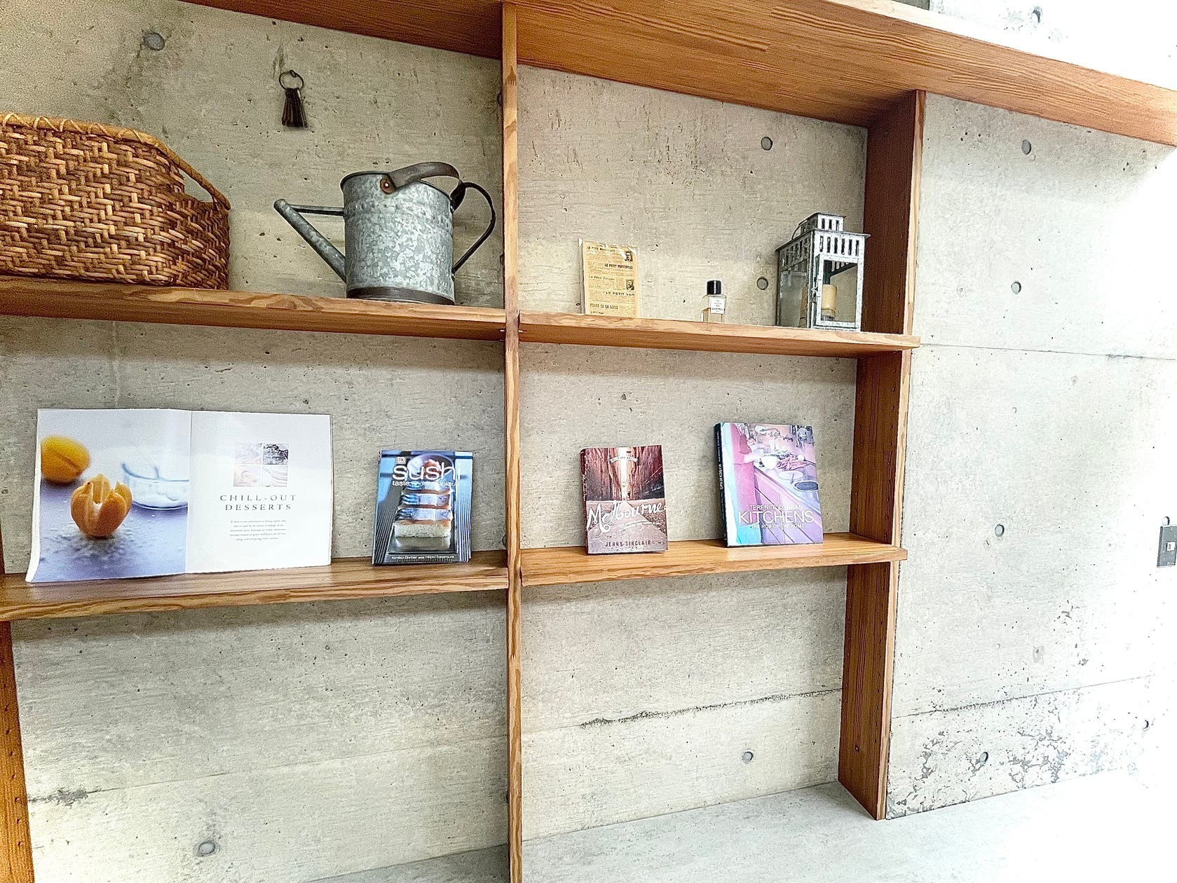 西新宿駅徒歩3分　新宿駅徒歩12分　スタジオ　新大久保　中野坂上　撮影　自然光　展示会　個展　ポートレートの写真2