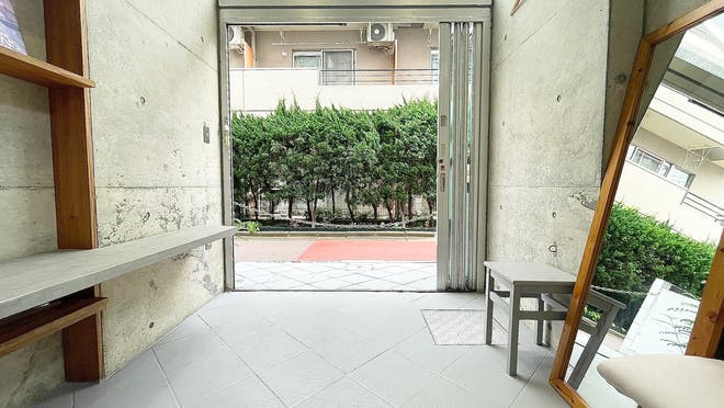 西新宿駅徒歩3分 新宿駅徒歩12分 スタジオ 新大久保 中野坂上 撮影 自然光 展示会 個展 ポートレートの写真3