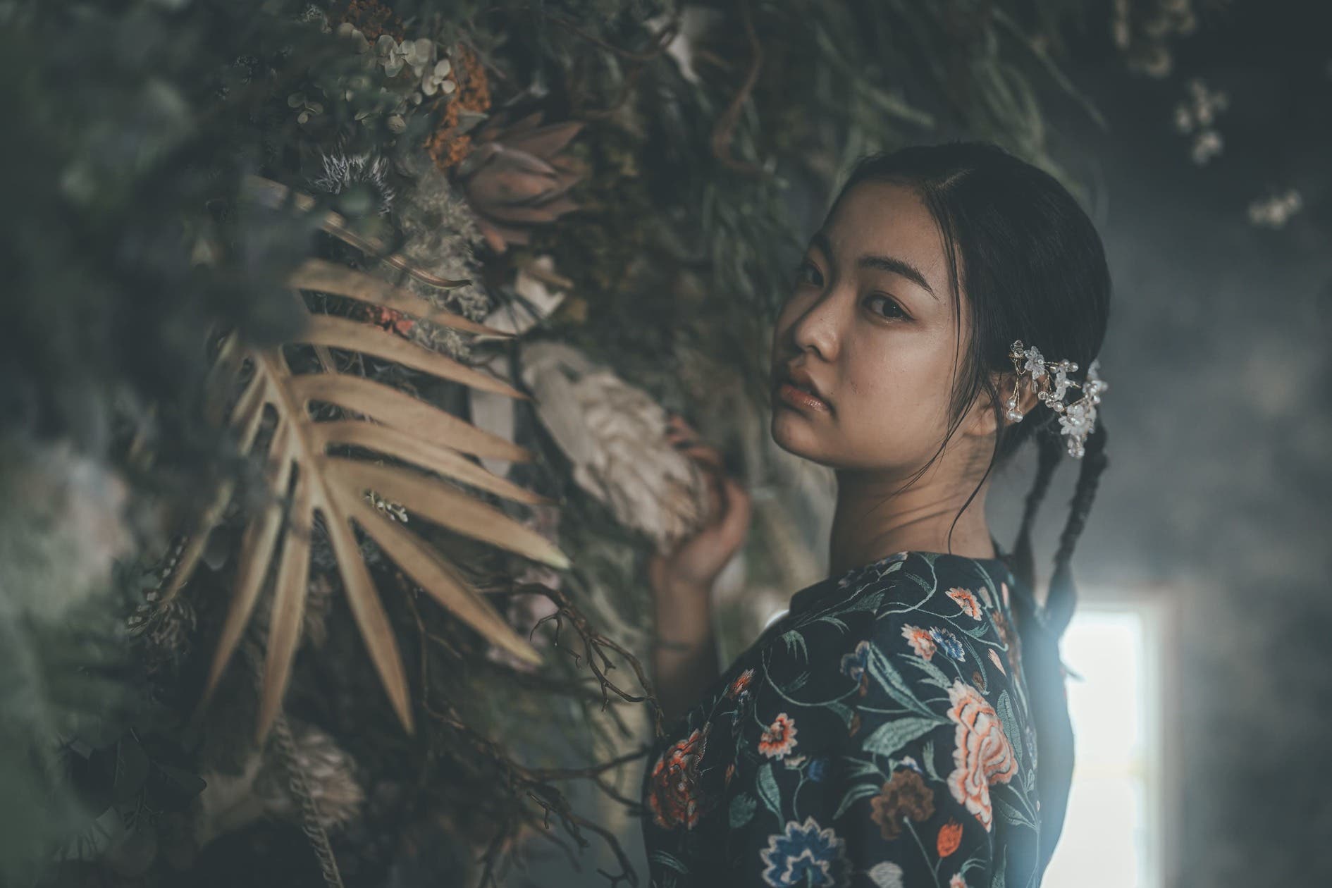 【4m超えドライフラワー造形】本格的撮影スタジオ｜漆喰壁｜レンガ壁｜カーテン装飾｜カフェ板｜タイル床｜アパレル｜背景×10の写真8