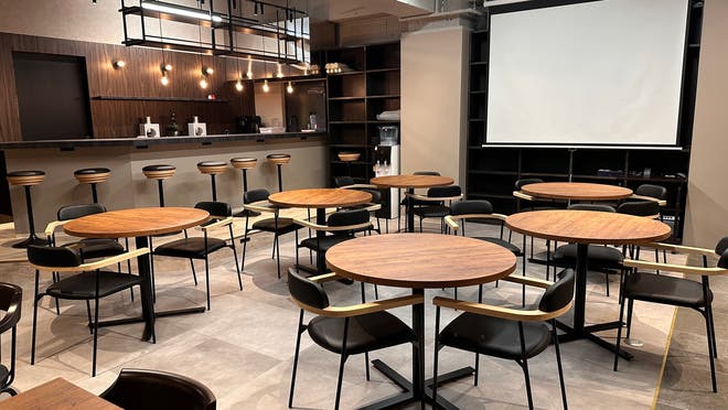 研修会や交流会に使える多目的スペース!懇親会利用も可能!お酒飲み放題対応可能!の写真1