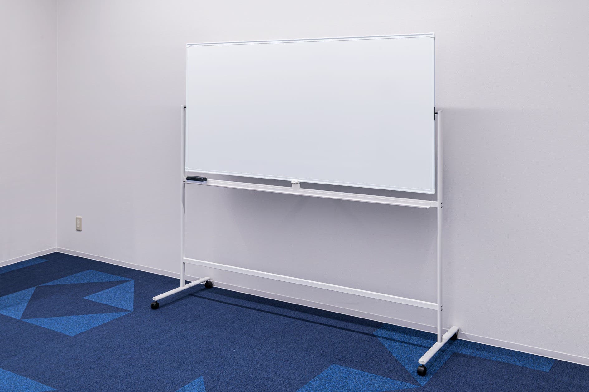 会議室AB（74名着座可能）～天神明治通り沿い、地下鉄天神駅・赤坂駅至近！リッツカールトン福岡真向かいの写真7