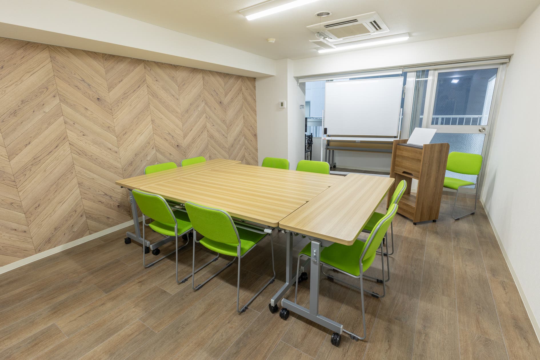 👍15分前入室ok🙆【丸の内駅1分/伏見駅9分】最大120㌅4Kプロジェクター/各備品類の使用料無料/光回線/土足OKの写真4