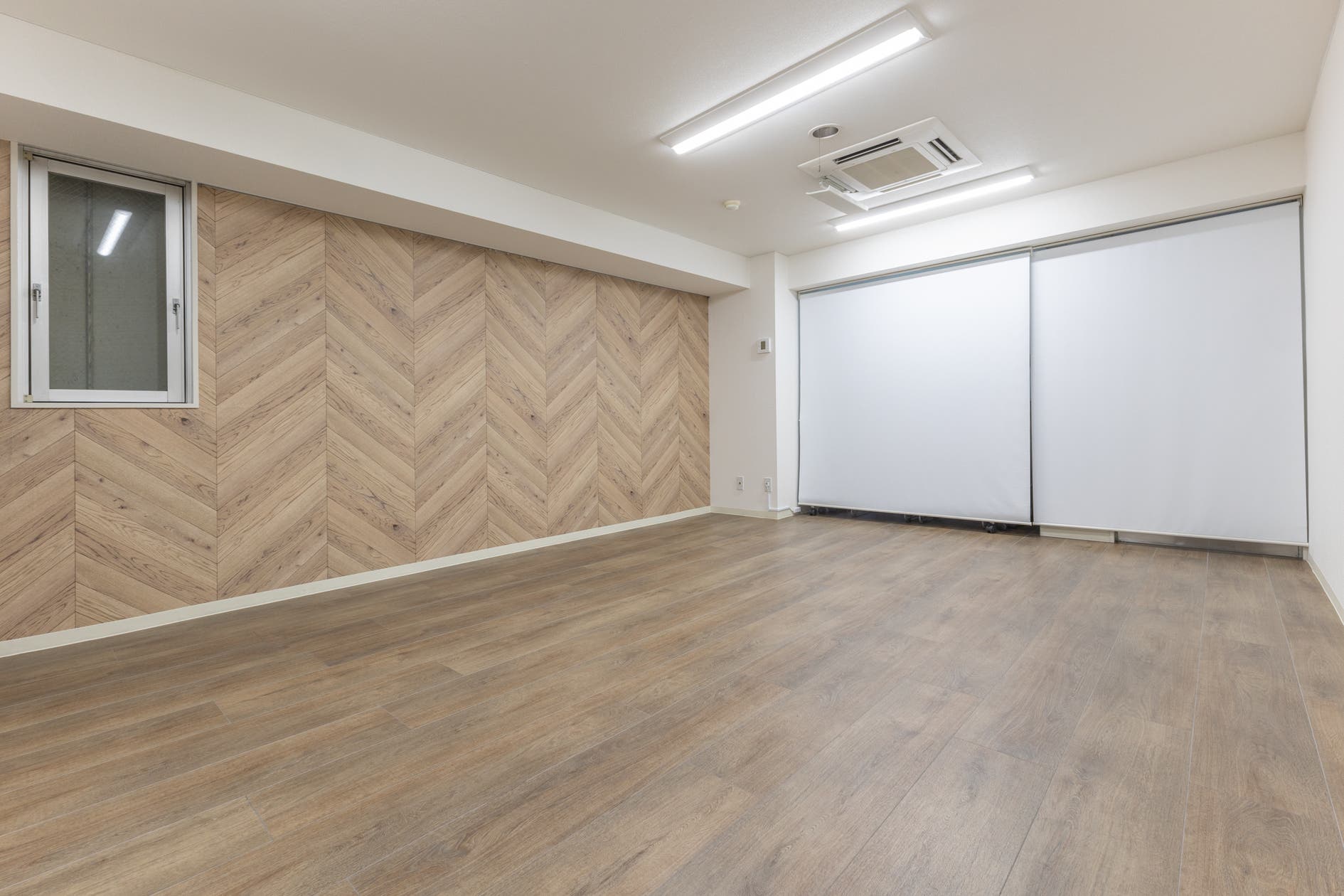 👍15分前入室ok🙆【丸の内駅1分/伏見駅9分】最大120㌅4Kプロジェクター/各備品類の使用料無料/光回線/土足OKの写真10