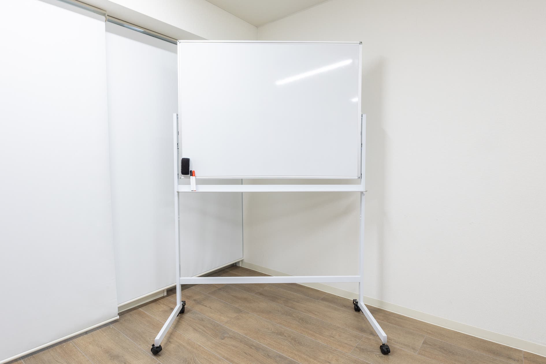 👍15分前入室ok🙆【丸の内駅1分/伏見駅9分】最大120㌅4Kプロジェクター/各備品類の使用料無料/光回線/土足OKの写真19