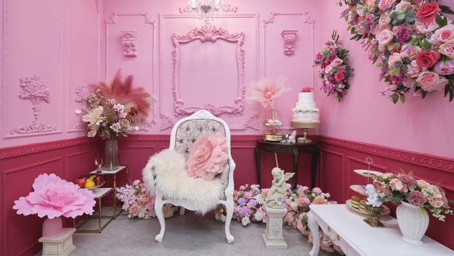 【浅草橋撮影スタジオ】王朝風姫系×オトナ可愛いピンク×エレガントの3ゾーンで撮影|推しの生誕祭|コスプレ|ポートレートに最適の写真2