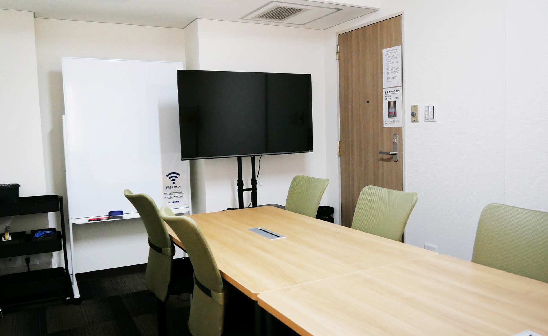 名古屋駅新幹線口から徒歩2分の超駅近！905号室　多数ご要望いただいてました、広めなスペース・ミーティング・打ち合わせに最適！の写真2