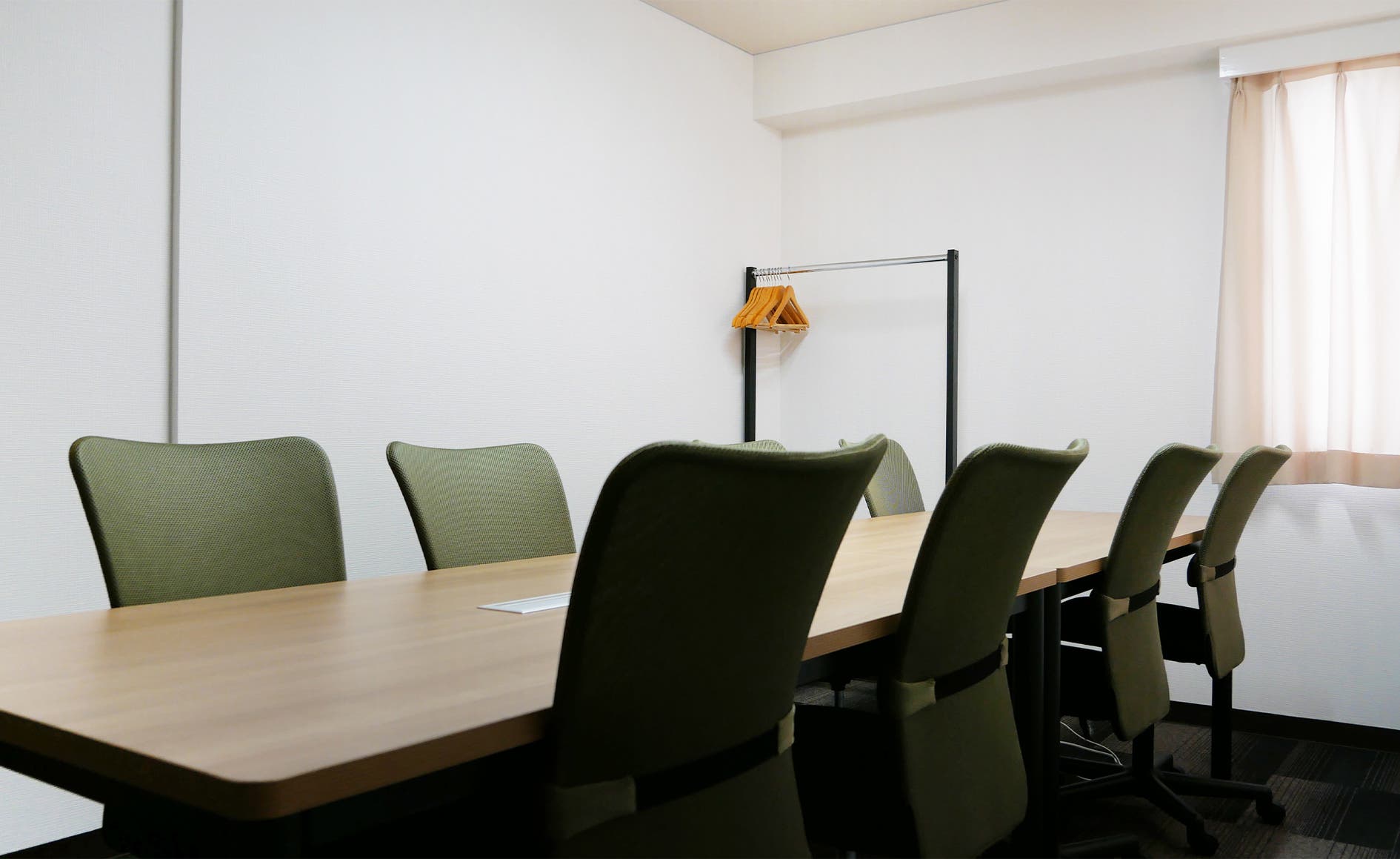 名古屋駅新幹線口から徒歩2分の超駅近！905号室　多数ご要望いただいてました、広めなスペース・ミーティング・打ち合わせに最適！の写真4