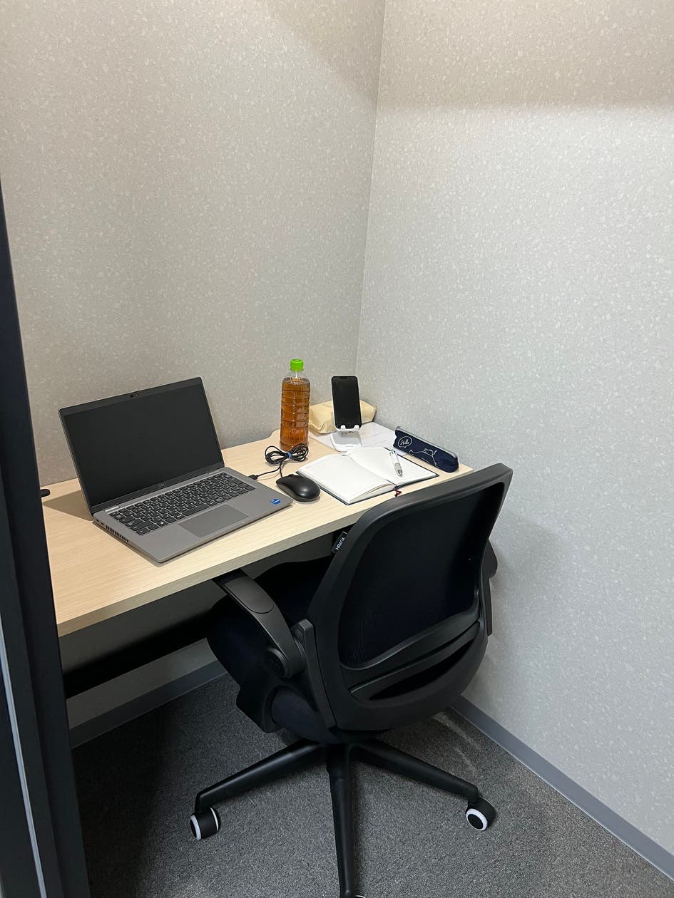 ✨12~1月値下げ中✨【茅場町駅3番出口0分】個室No.9 /外部モニター設置/WEB会議/勉強/Wifi/外出可（鍵付）の写真4