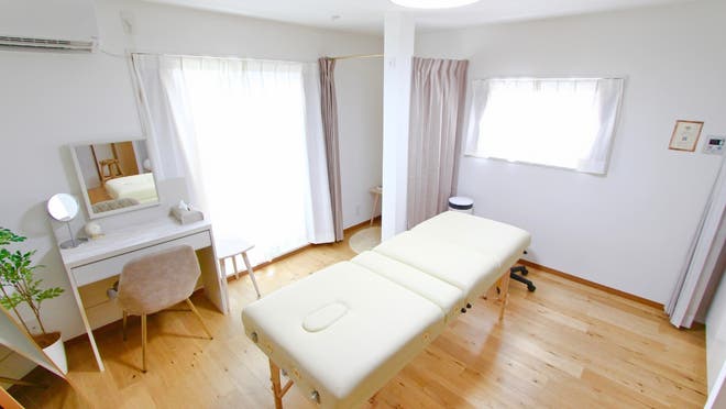 【自由が丘駅5分】完全個室レンタルサロン🌿大人かわいい上質空間✨無料備品も多数ご用意◎の写真1