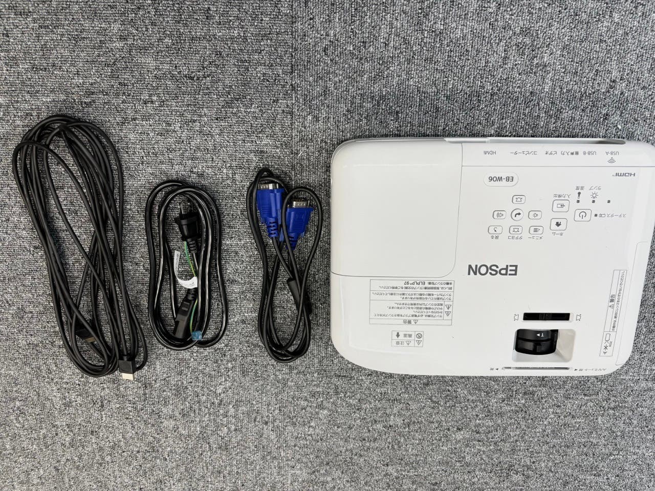 プロジェクター＆スクリーンの画像1