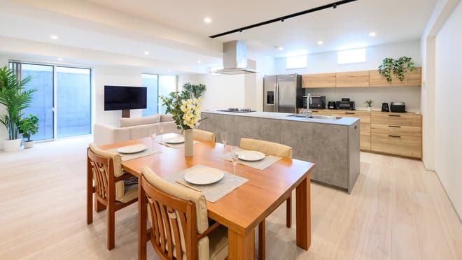 New!【世田谷】新築!白を基調としたナチュラルテイストな広々地下空間【ナチュラル】の写真1