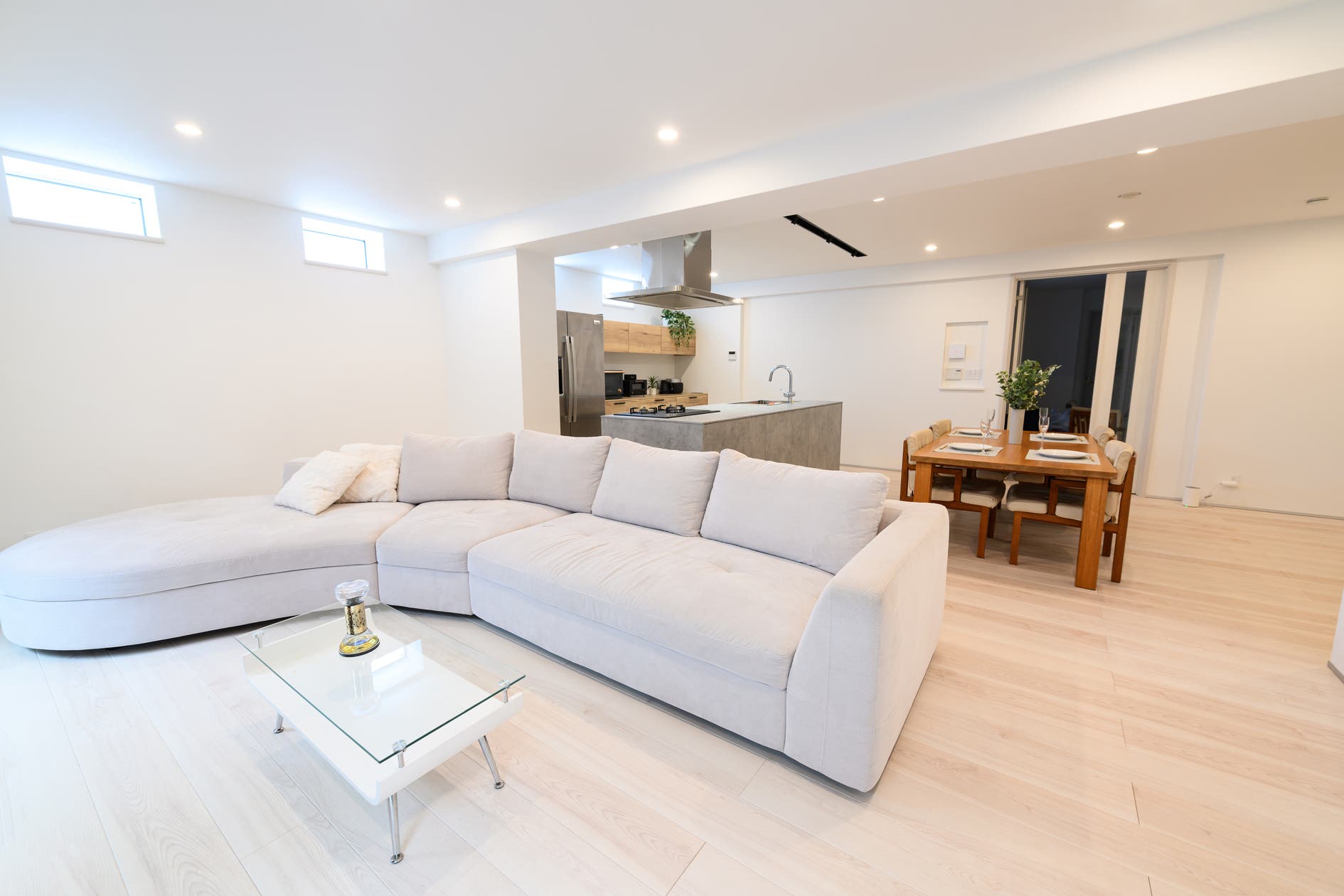 New!【世田谷】新築！白を基調としたナチュラルテイストな広々地下空間【ナチュラル】の写真4