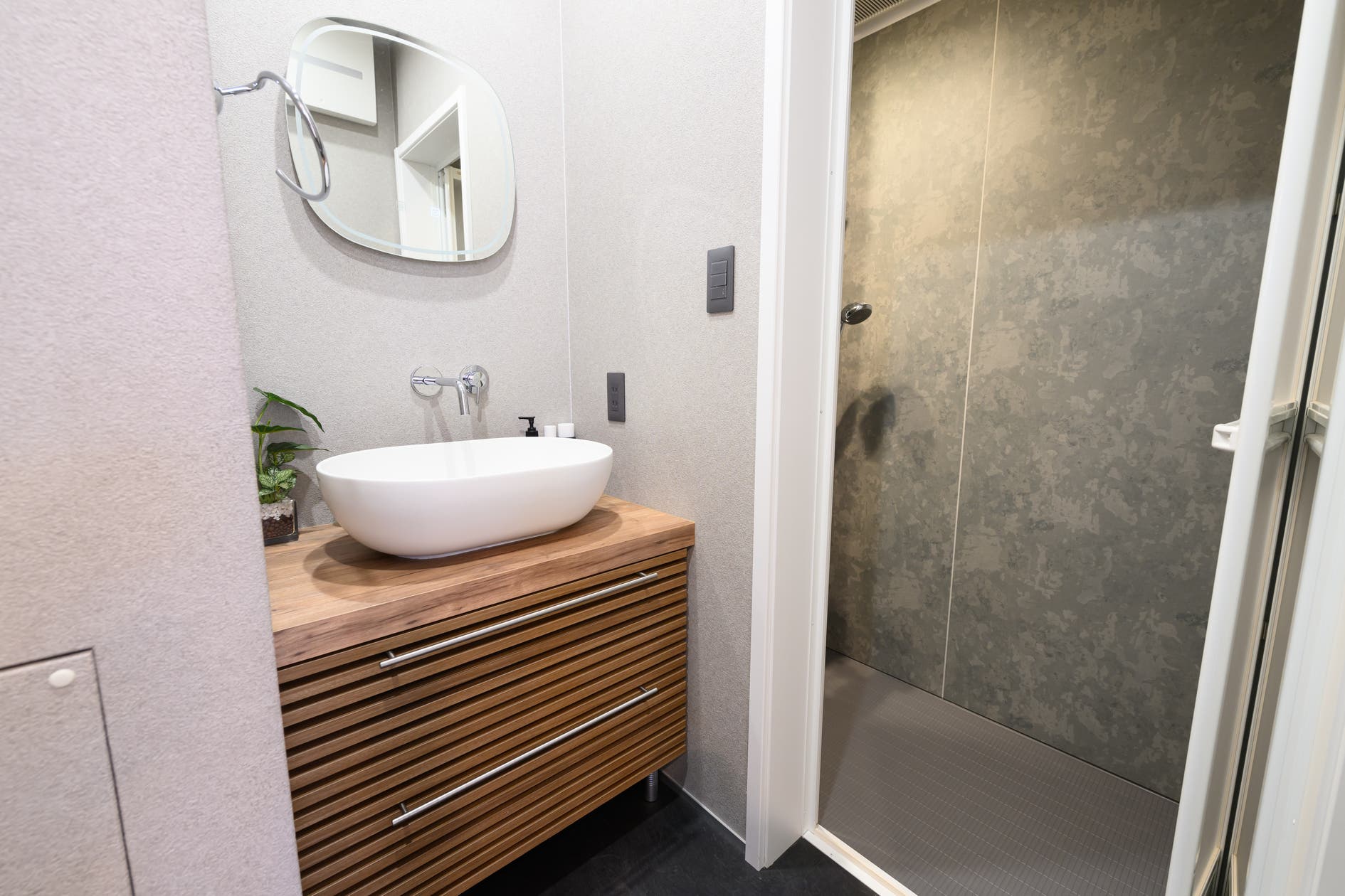 New!【世田谷】新築！白を基調としたナチュラルテイストな広々地下空間【ナチュラル】の写真11