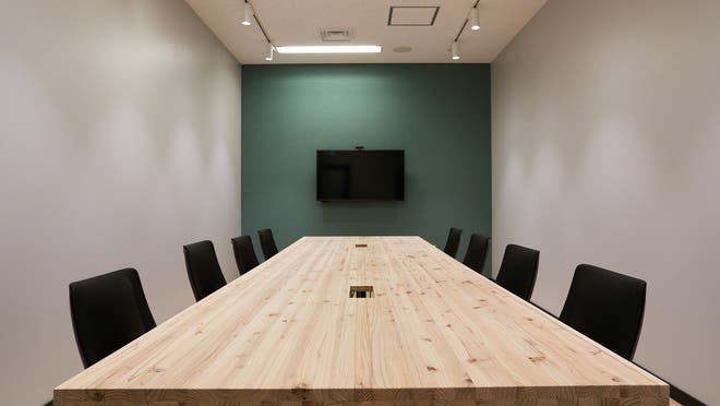 8名用会議室D 木の温もりを体感できる会議室 WAW品川インターシティフロントの写真2