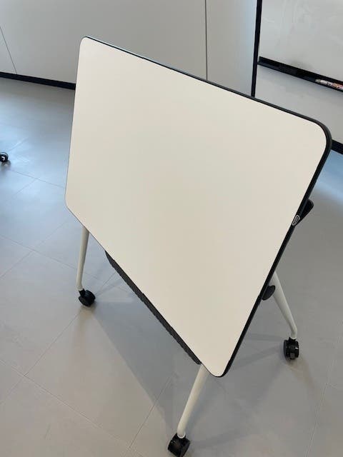 レンタルルーム　18名着座可能でレイアウトも自由自在でセミナーや撮影配信に！の写真4