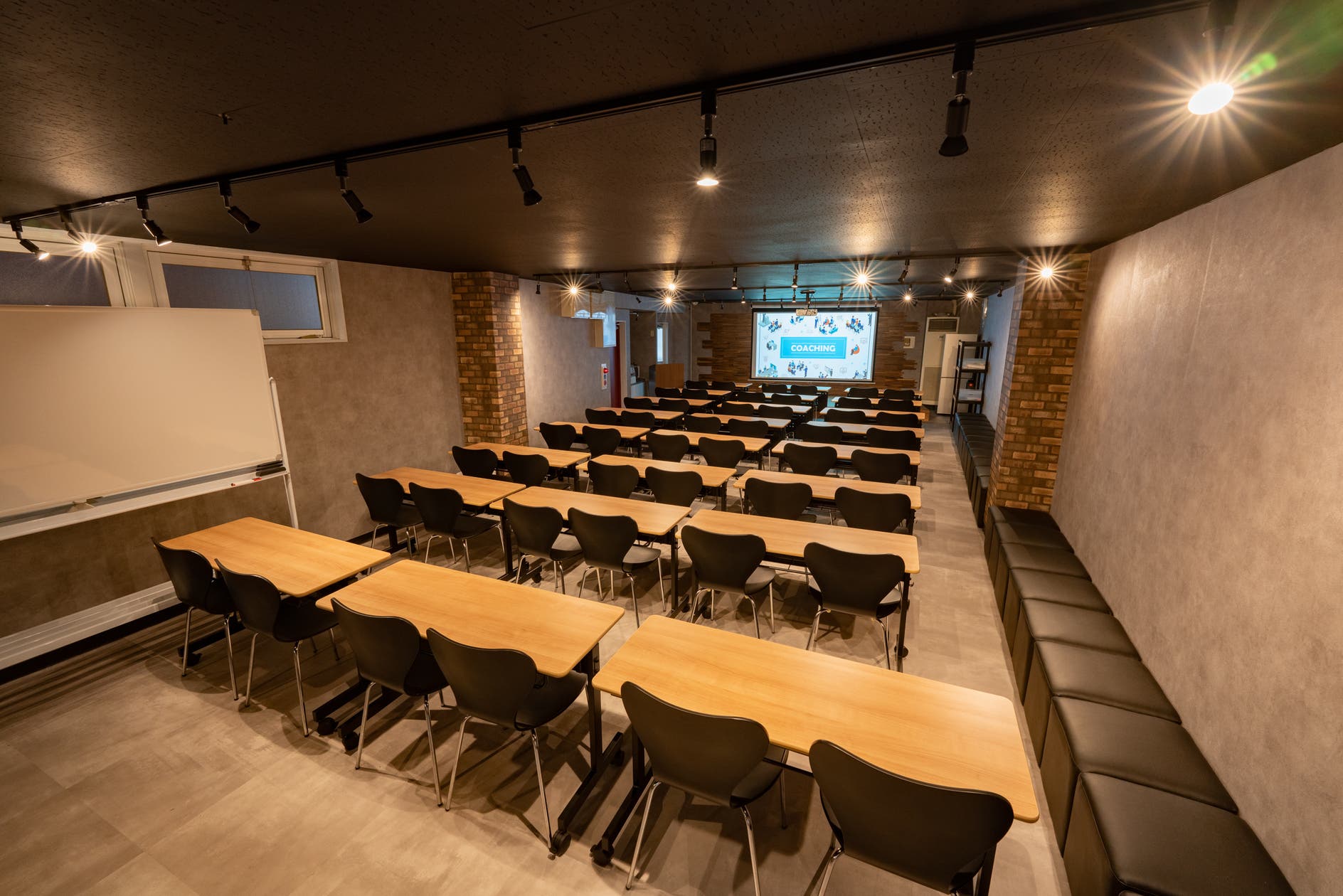 新橋/汐留8分✨席数84、立食100名⭕️飲食/120㌅画面/ゴミ処理/会議/懇親会/歓送迎会/セミナー【SS01】の写真8