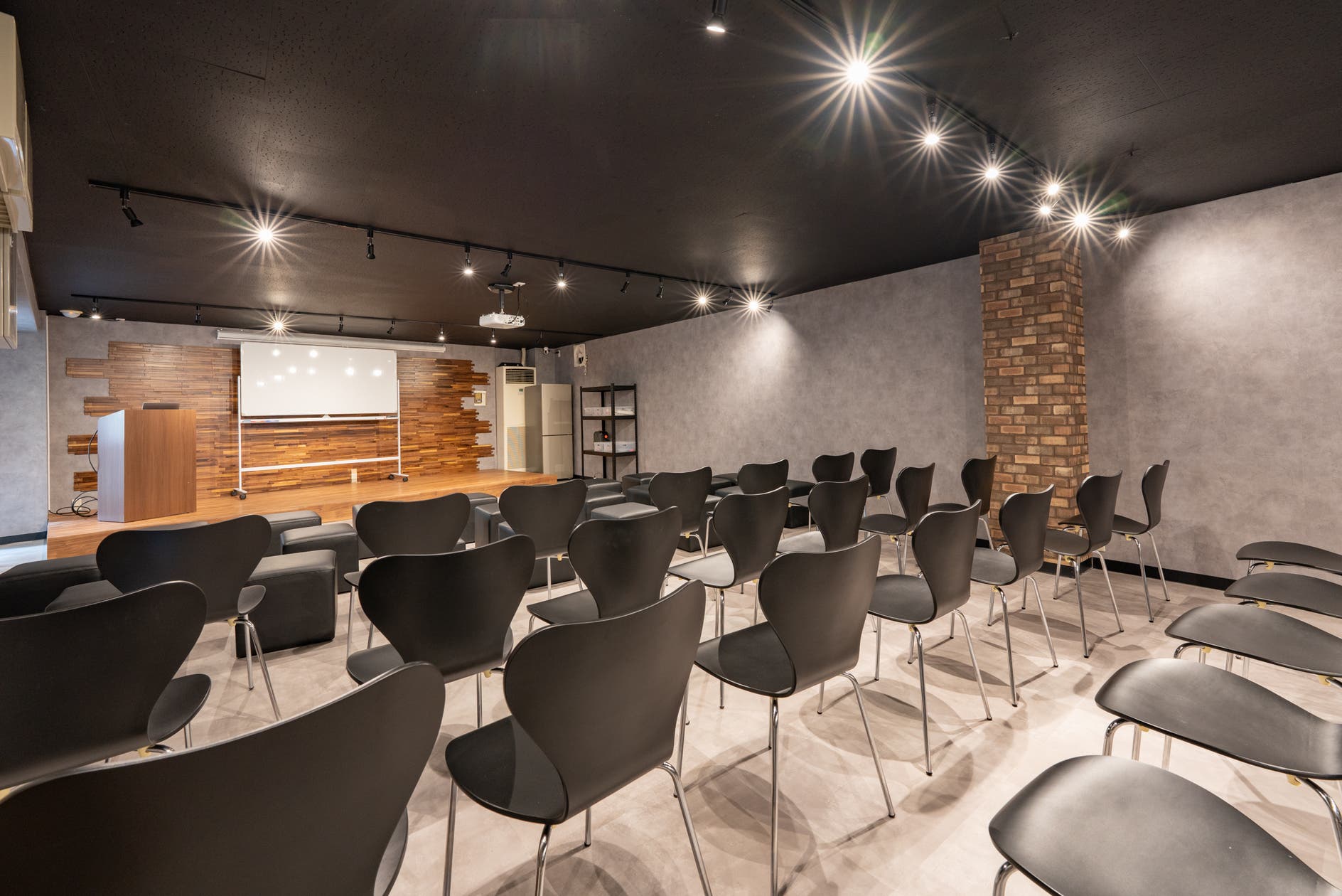 新橋/汐留8分✨席数84、立食100名⭕️飲食/120㌅画面/ゴミ処理/会議/懇親会/歓送迎会/セミナー【SS01】の写真23